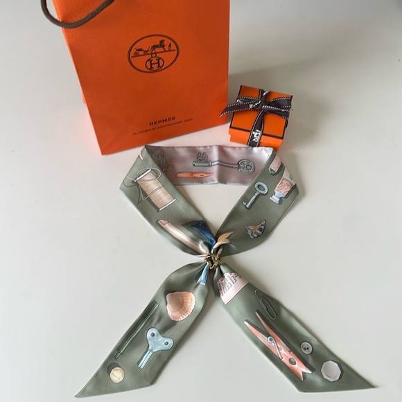 Hermes | Accessories | Hermes Mini Trio Twilly Ring Gold | Poshmark